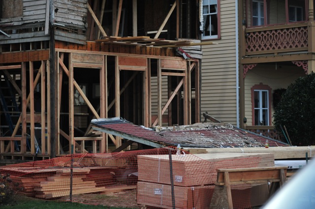 closer view of roof on ground | Blogfinger