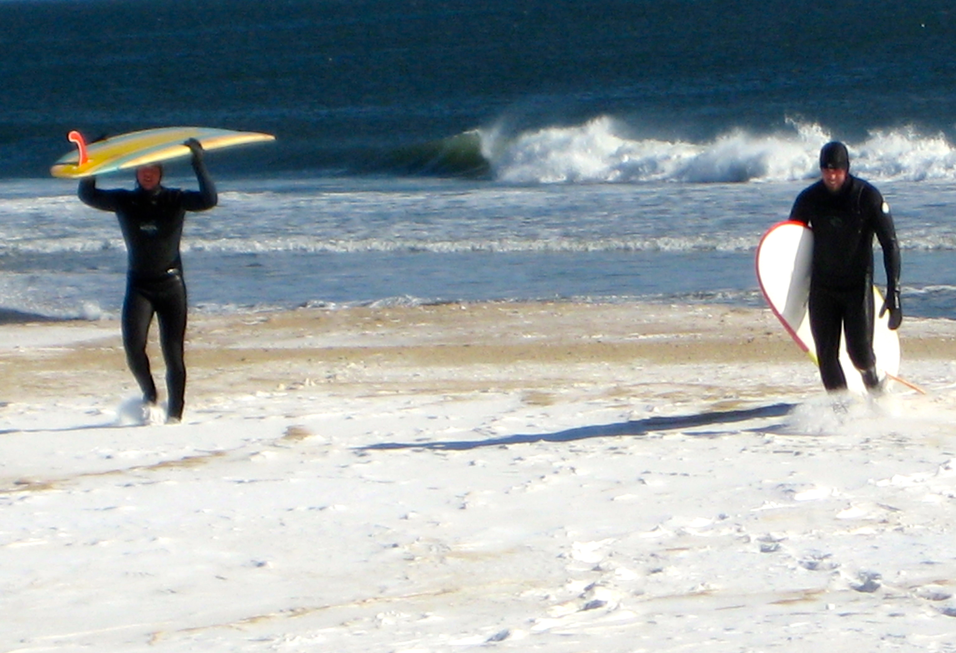 “Snow Surfers” at Middle Beach | Blogfinger