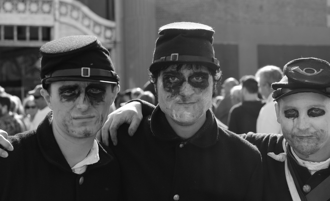 Zombie Land: Beauties Among the Beasts #5 | Blogfinger