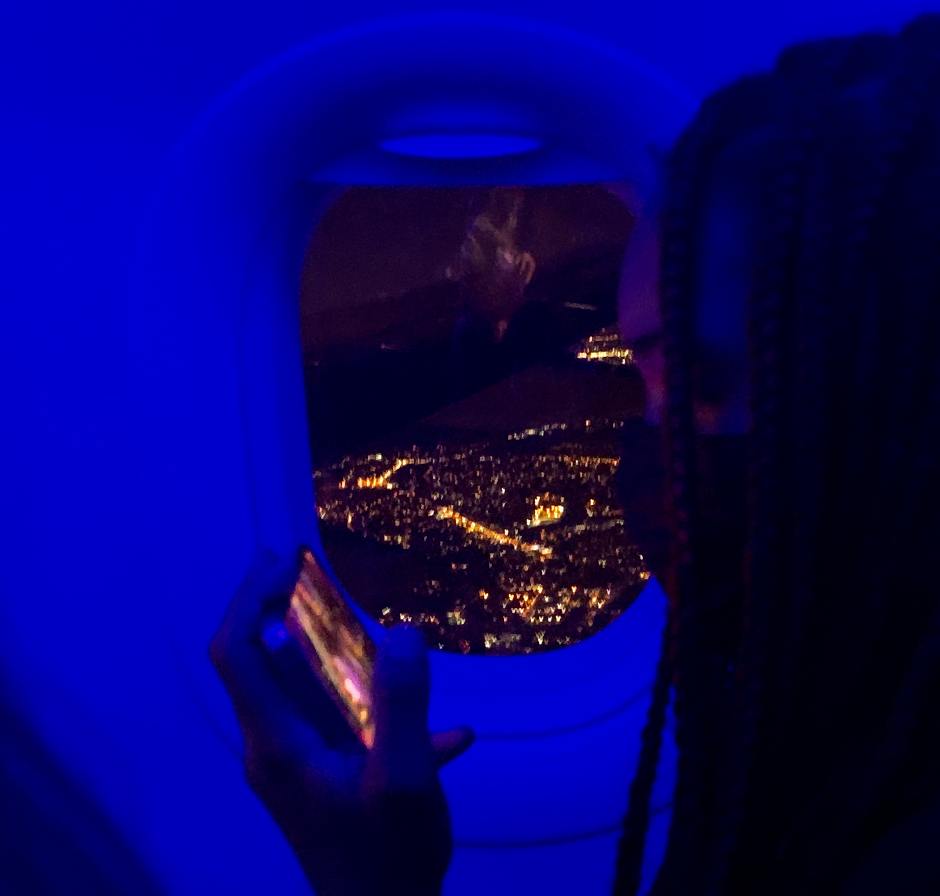 Night landing at EWR. Finding romance high in the sky. | Blogfinger