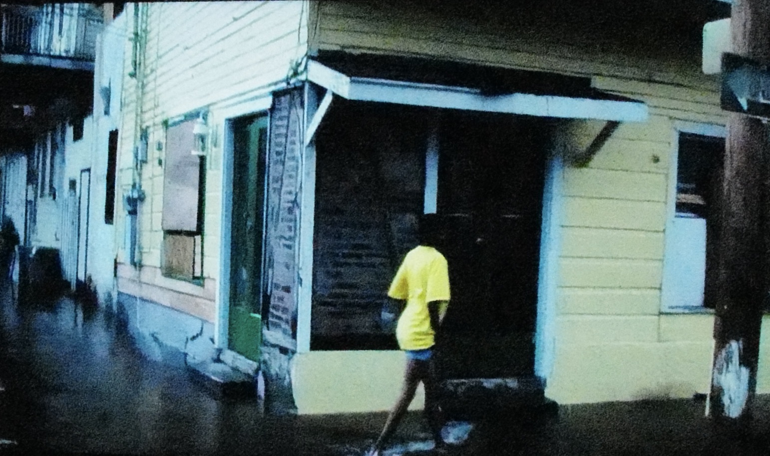 Blogfinger movie still: Katrina documentary. #2. Hurricane begins to ...